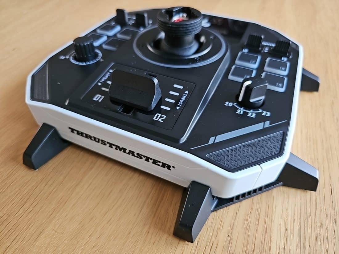 Test Thrustmaster SOL-R2 : Un double joystick pour conquérir l’espace ...